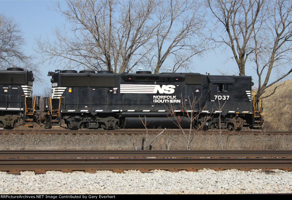 NS 7037 - Norfolk Southern